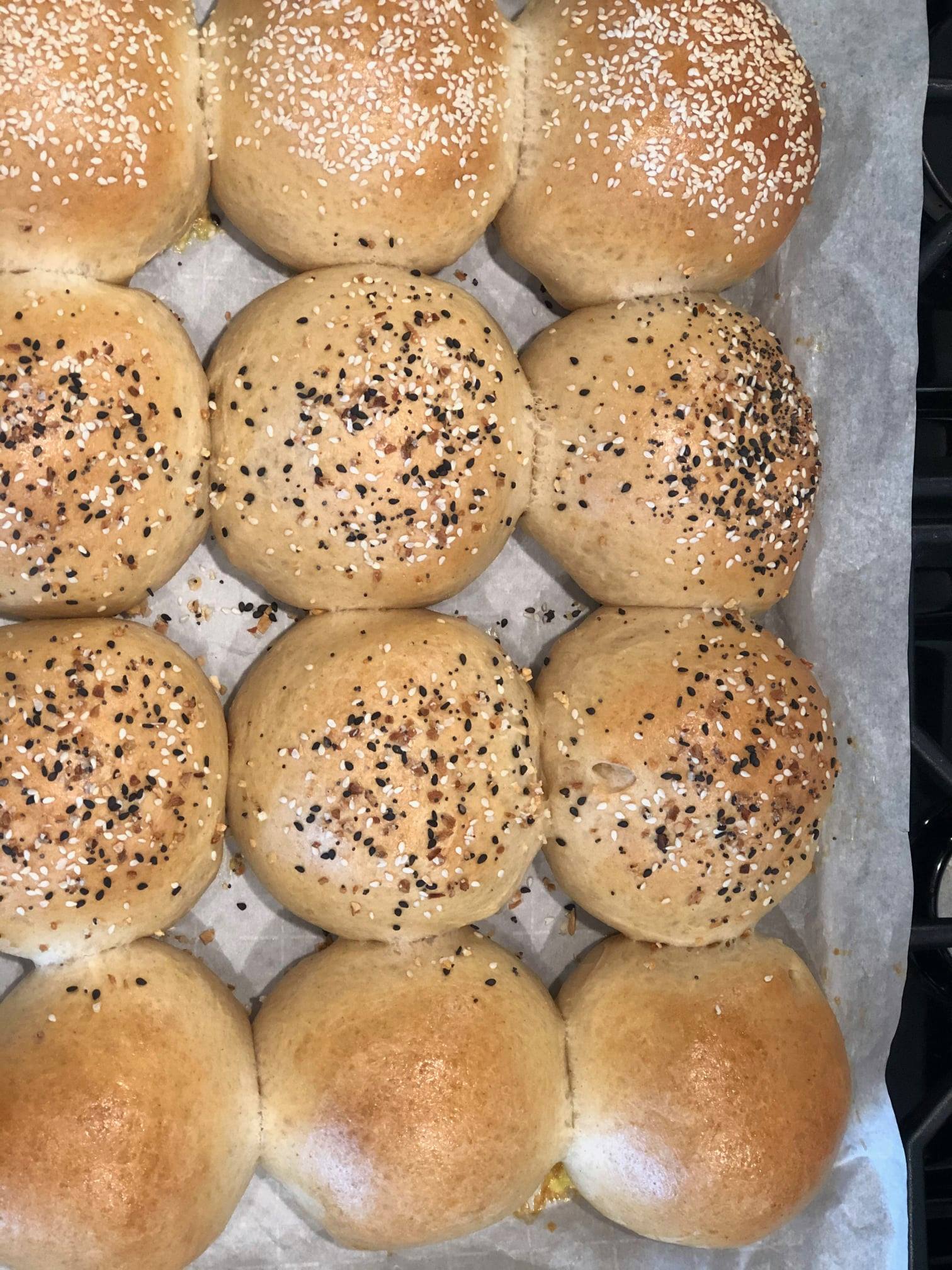 Buns / Yummy Buns / Hamburger Buns - Bridget's Kitchen